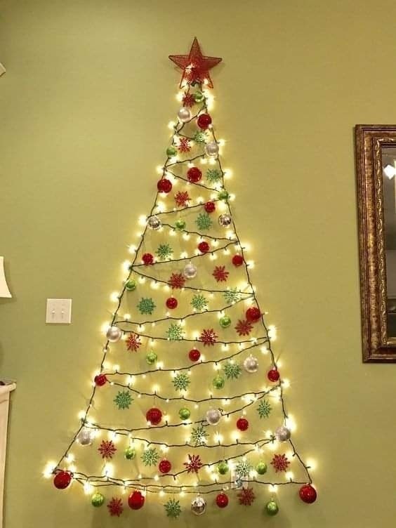 8 idées pour faire un sapin de Noël mural