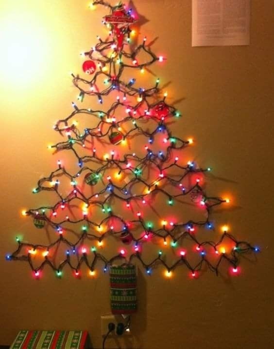 8 idées pour faire un sapin de Noël mural