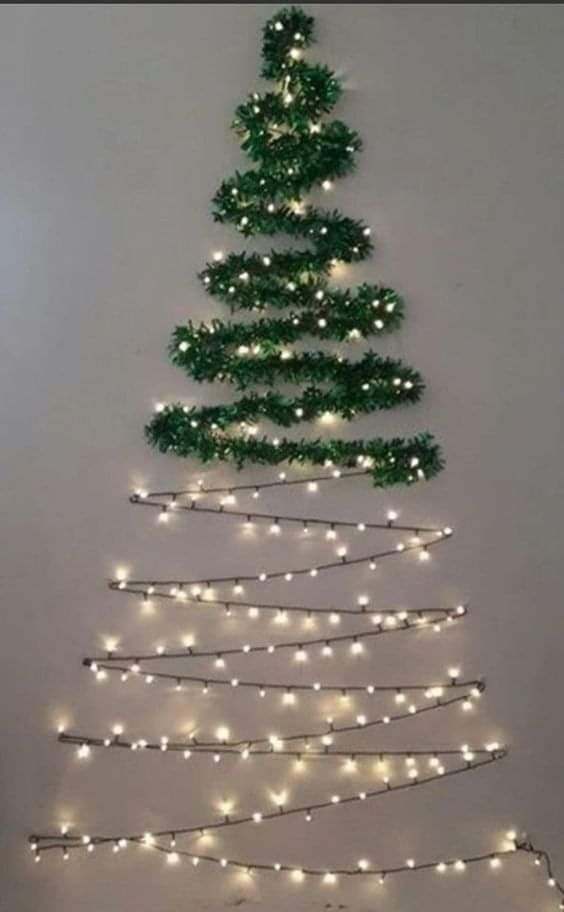 8 idées pour faire un sapin de Noël mural