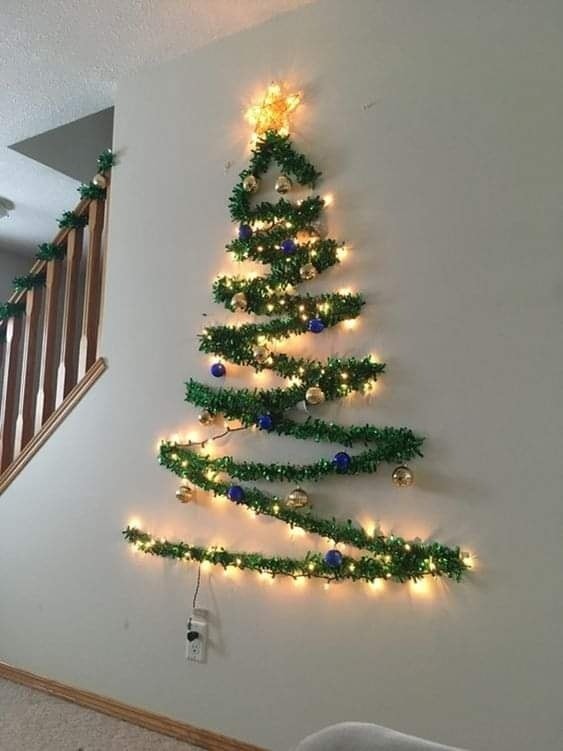 8 idées pour faire un sapin de Noël mural